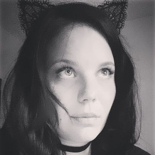 Professional Cuddler in Owosso, Michigan | LunaV