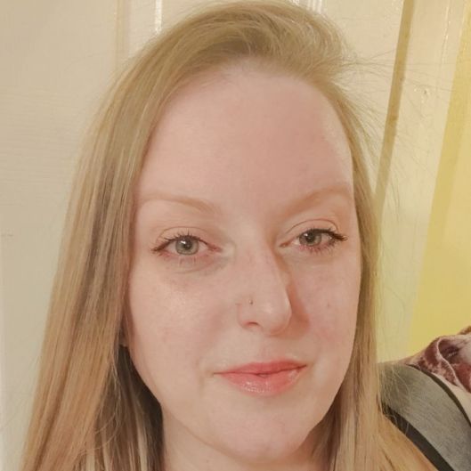 Professional Cuddler in Suffield, Connecticut | CuddlenQueen