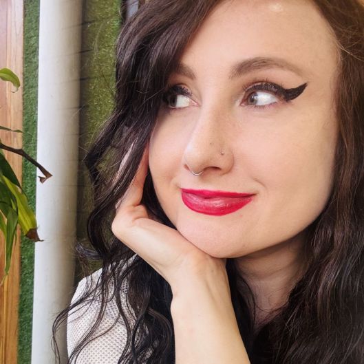 Professional Cuddler in Westbury, New York | Ruby_Red