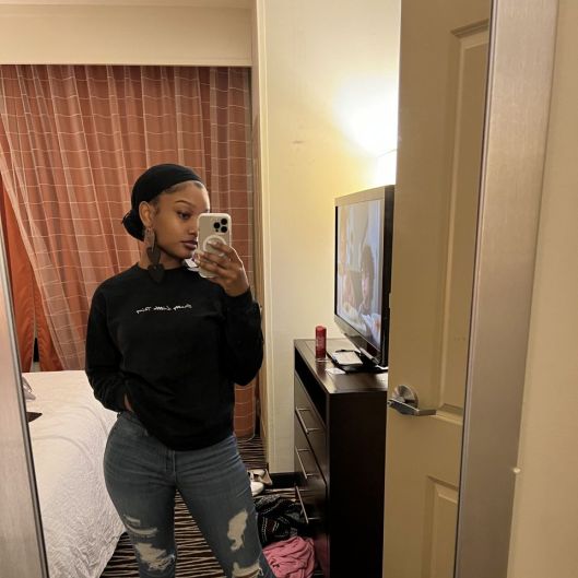 Professional Cuddler in Greensboro, North Carolina | LaidbackCutie