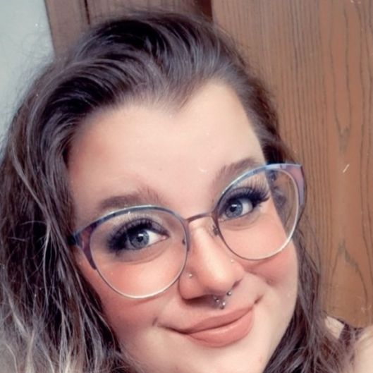 Professional Cuddler in Eau Claire, Wisconsin | EmmaleighS