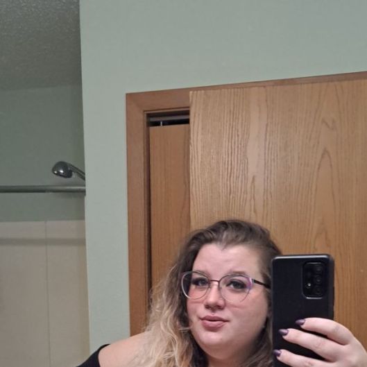 Professional Cuddler in Eau Claire, Wisconsin | EmmaleighS
