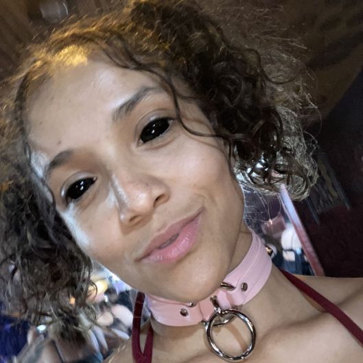 Professional Cuddler in Orlando, Florida | CuddlingKali