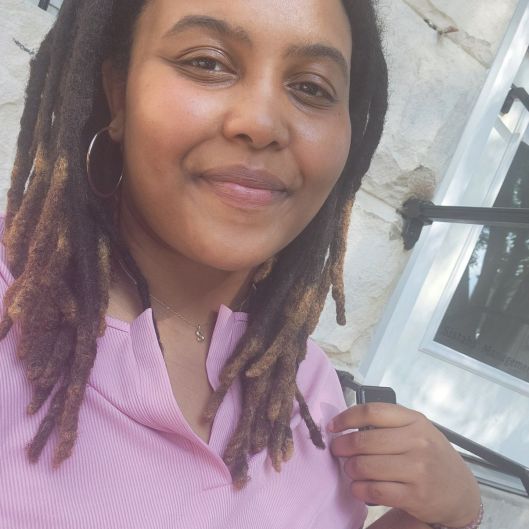 Professional Cuddler in Baltimore, Maryland | peachysqueeze