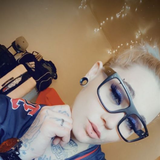 Professional Cuddler in Mesa, Arizona | KillMeWCuddles