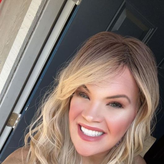 Professional Cuddler in Orlando, Florida | MagicalPillows