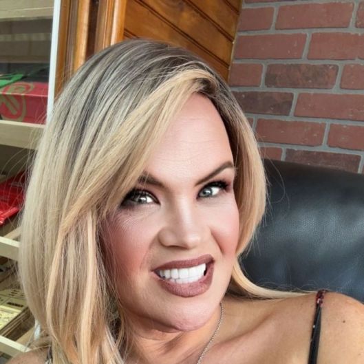 Professional Cuddler in Orlando, Florida | MagicalPillows