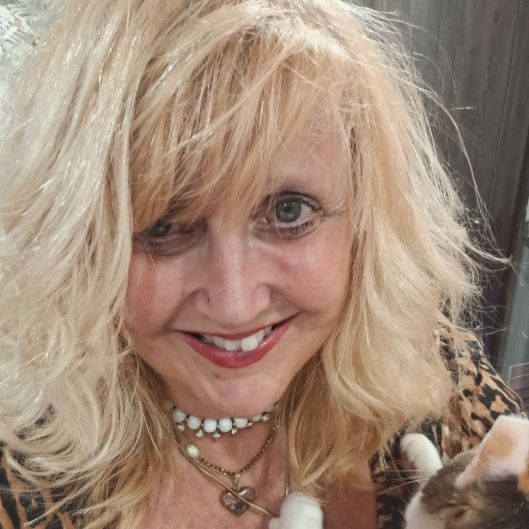 Professional Cuddler in Kennewick, Washington | ellysha
