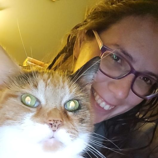 Professional Cuddler in Belding, Michigan | ElizabethLynnR