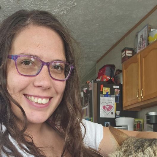 Professional Cuddler in Belding, Michigan | ElizabethLynnR