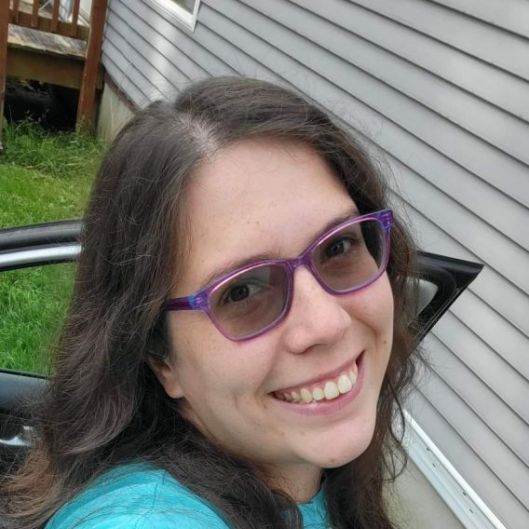 Professional Cuddler in Belding, Michigan | ElizabethLynnR