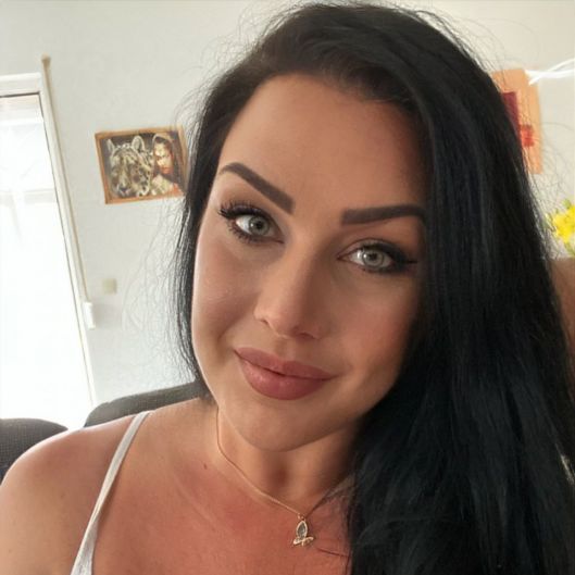 Professional Cuddlers in London | Cuddle Therapy