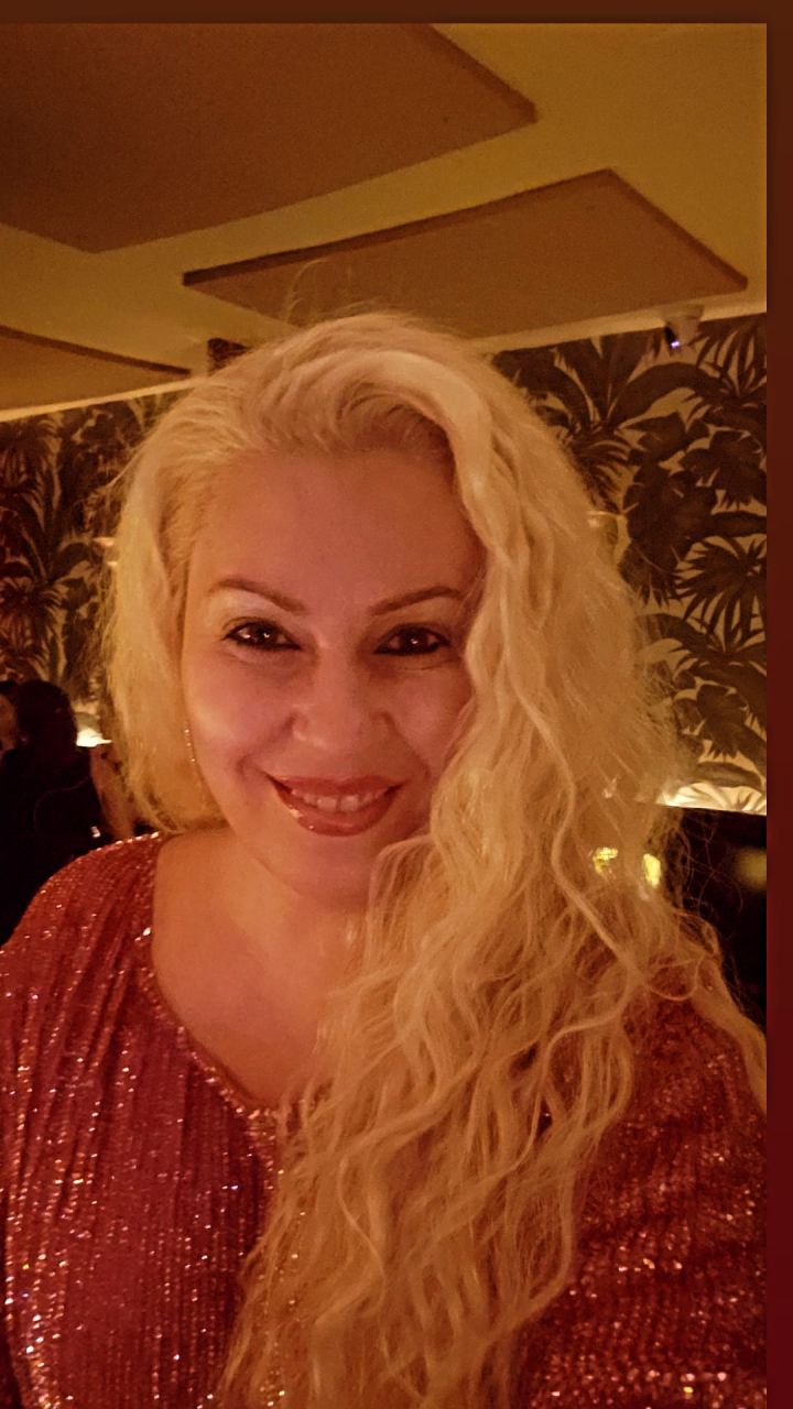 Professional Cuddler in Springfield, Illinois | Iasmina