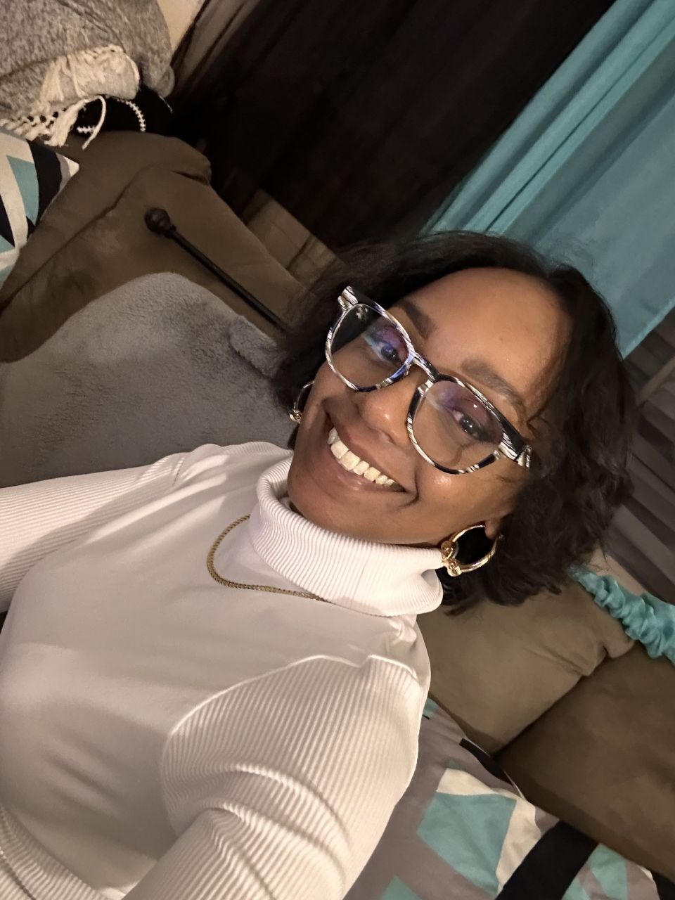 Professional Cuddler in Orlando, Florida | CuddleQueen727