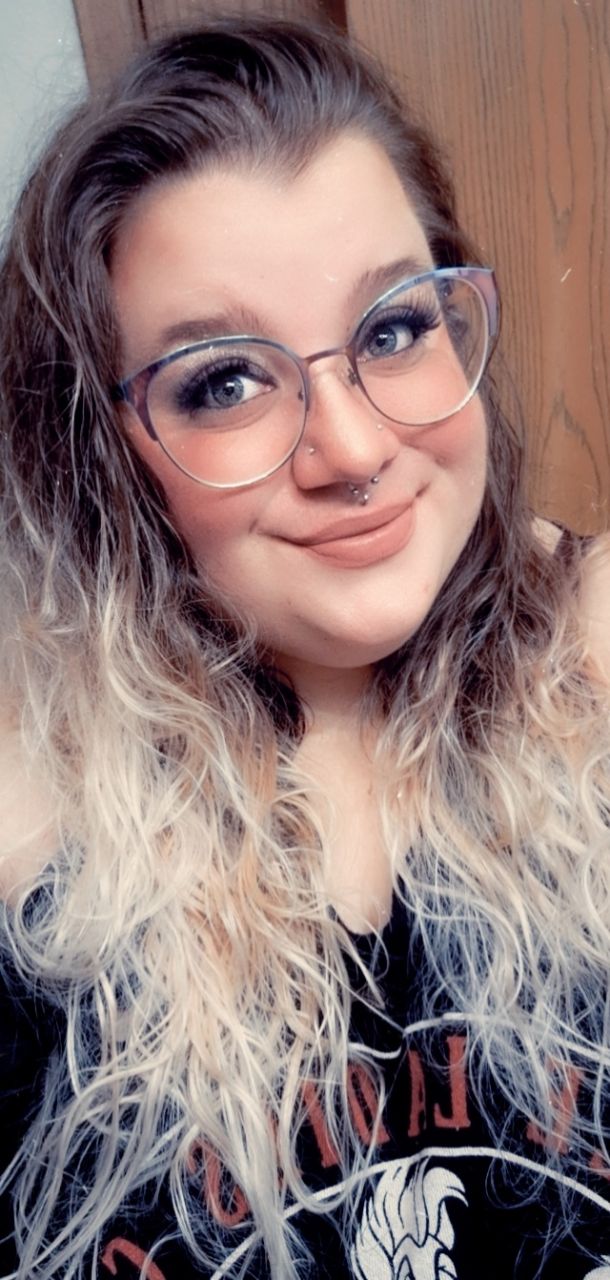 Professional Cuddler in Eau Claire, Wisconsin | EmmaleighS