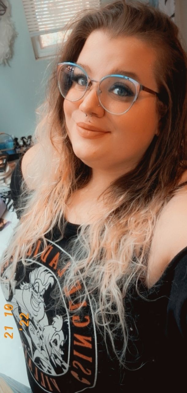 Professional Cuddler in Eau Claire, Wisconsin | EmmaleighS