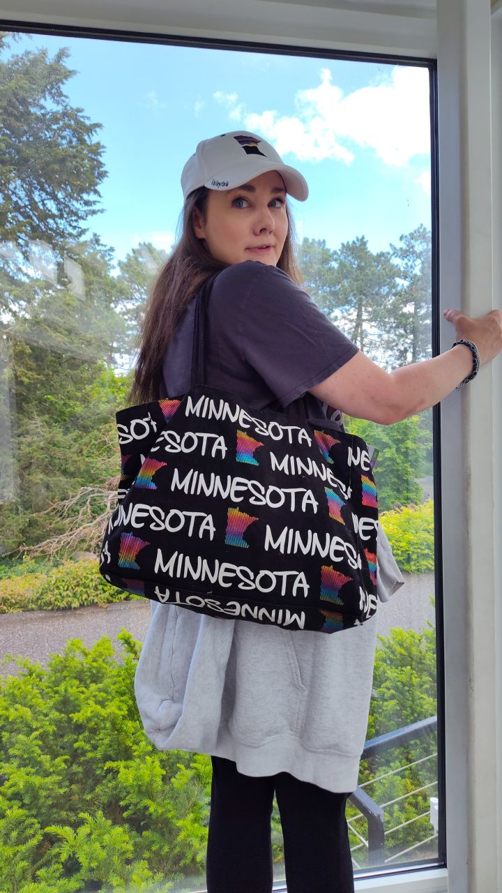 Professional Cuddler in Burnsville, Minnesota | lilmeows