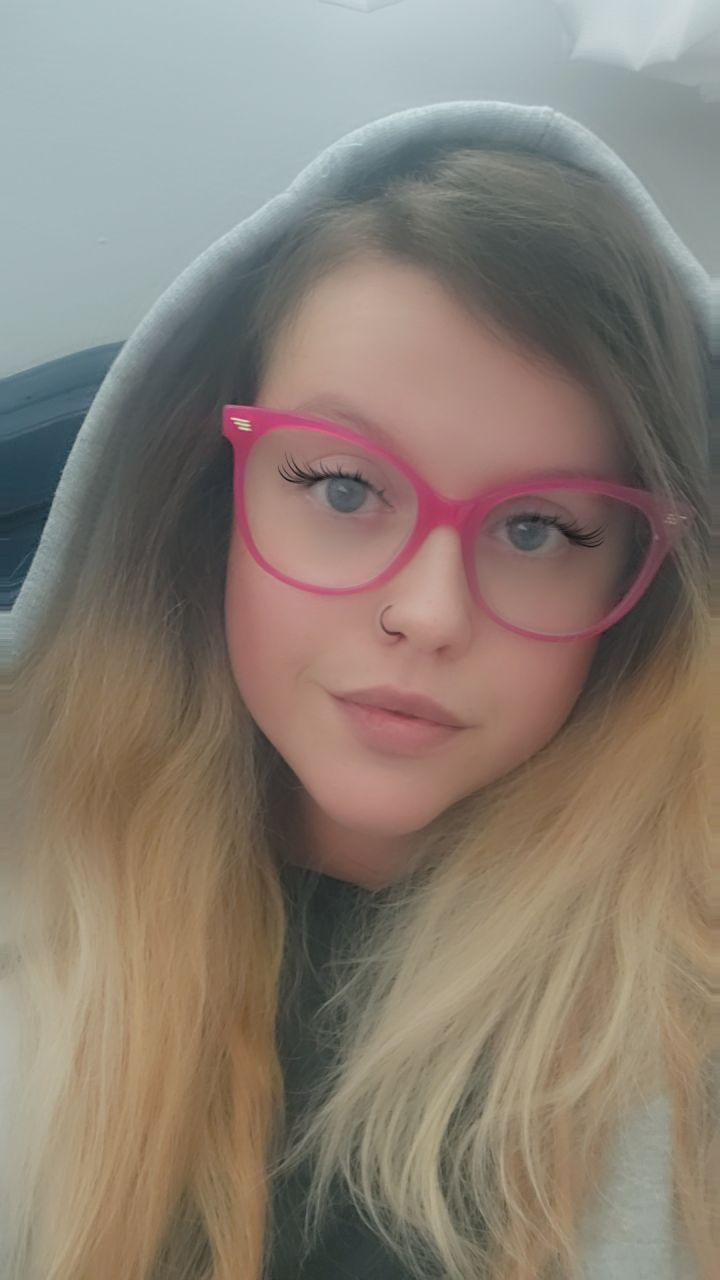 Professional Cuddler in Warren, Ohio | BelleNoirElise